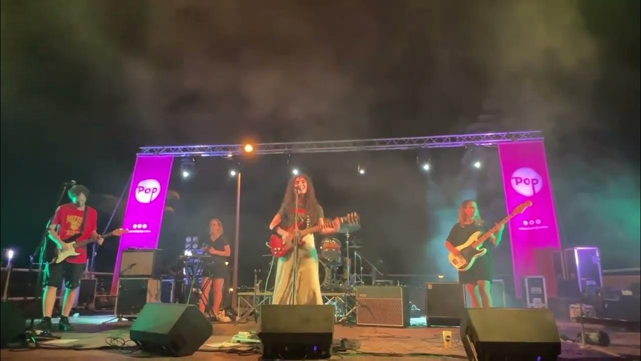 LAS LIGAS MENORES - Accidente (Directo @CABO DE POP Festival) (19-8-2023) - YouTube