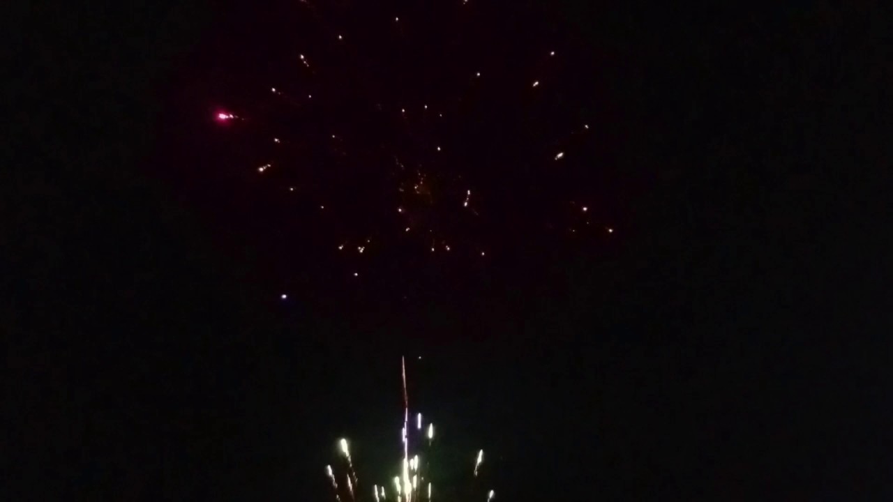 Im Here - 500g - Alien Fireworks - YouTube