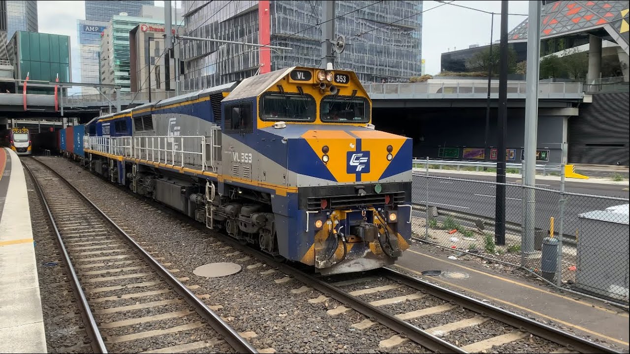 CFCLA VL353 & RailFirst VL357 Passes Through Southern Cross Station ...