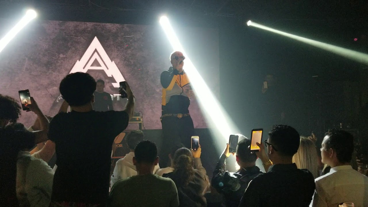 Almighty En Vivo - Ocho 8 - YouTube