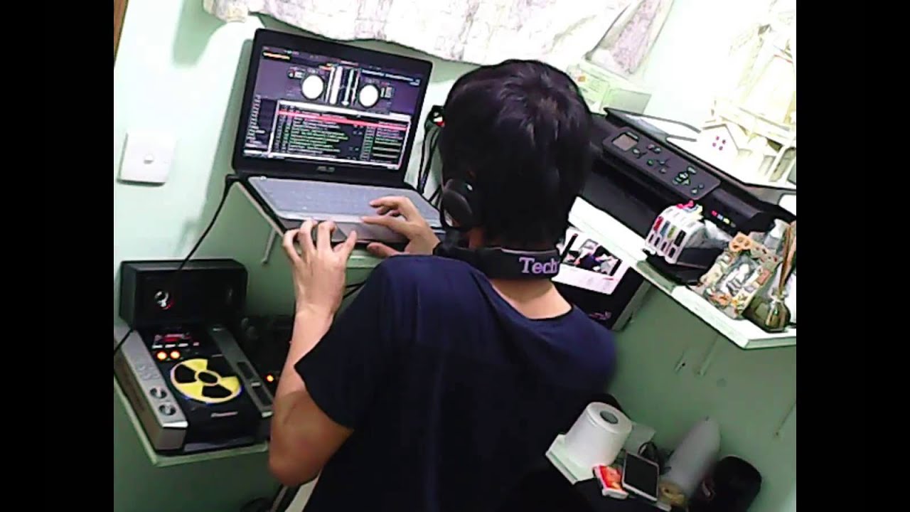 Hong Kong Mc_Lo Disco Old School Mixing 2014-7-20 Disco懷舊串燒 - YouTube