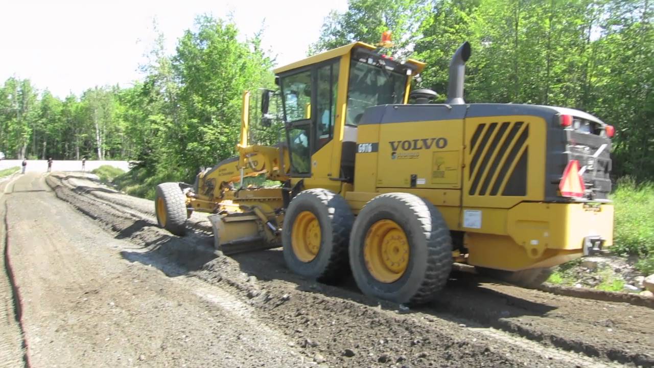 New method of construction of a private road in Eastman - YouTube