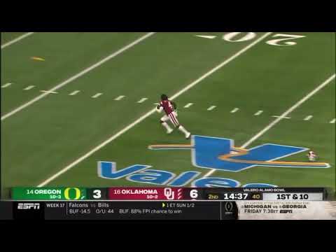 Mario Williams SCORES A TOUCHDOWN WITHOUT HIS HELMET | 2021 College Football | 2021 Alamo Bowl