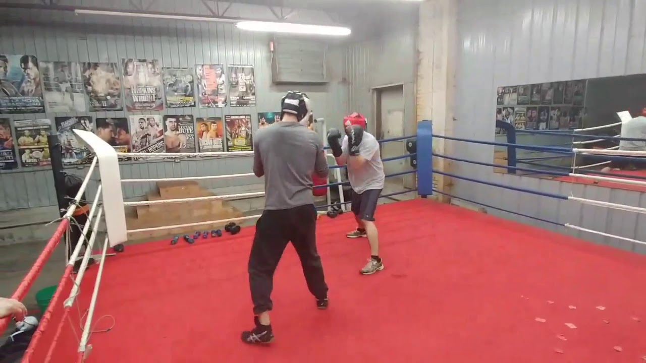 Left hook in the liver shot - YouTube