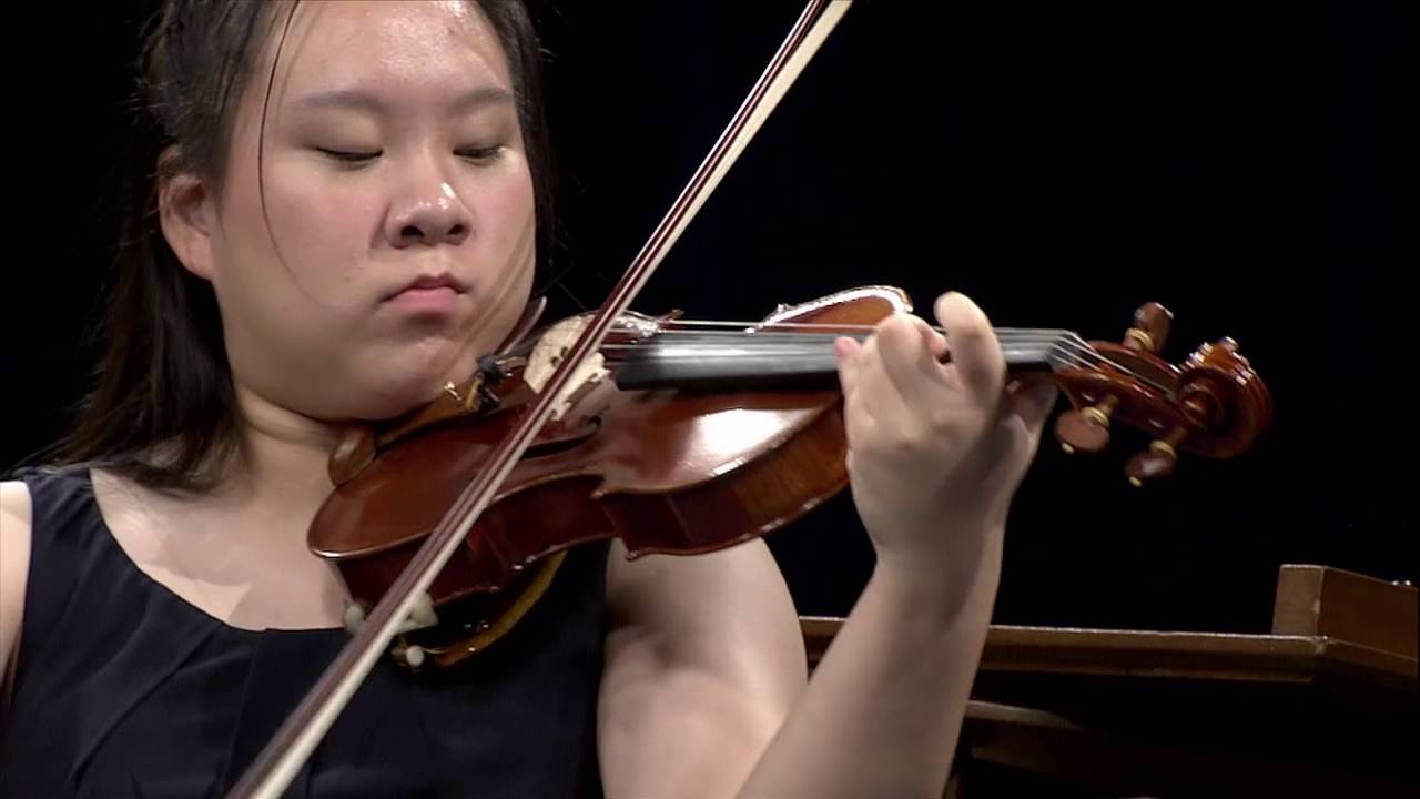 Michelle Li: Bach Partita No. 3 for violin - YouTube