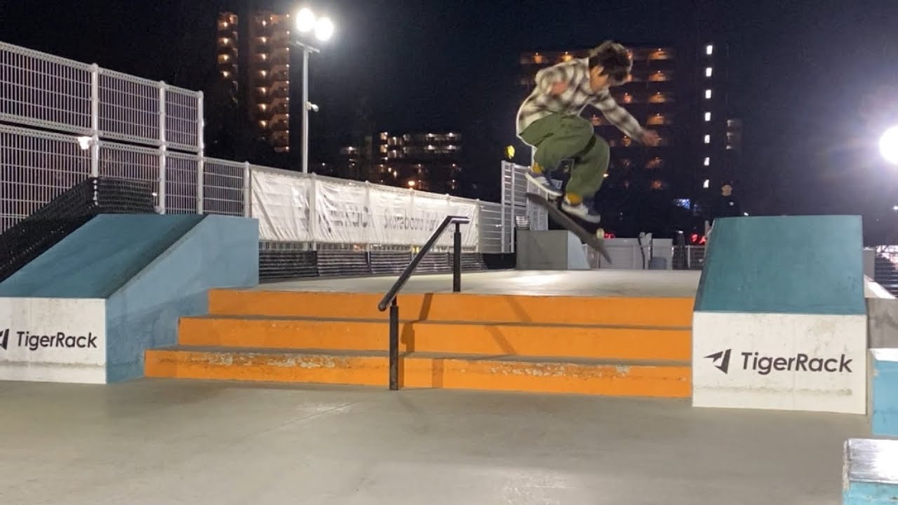 Hibiki, T_tan, stairs training - YouTube