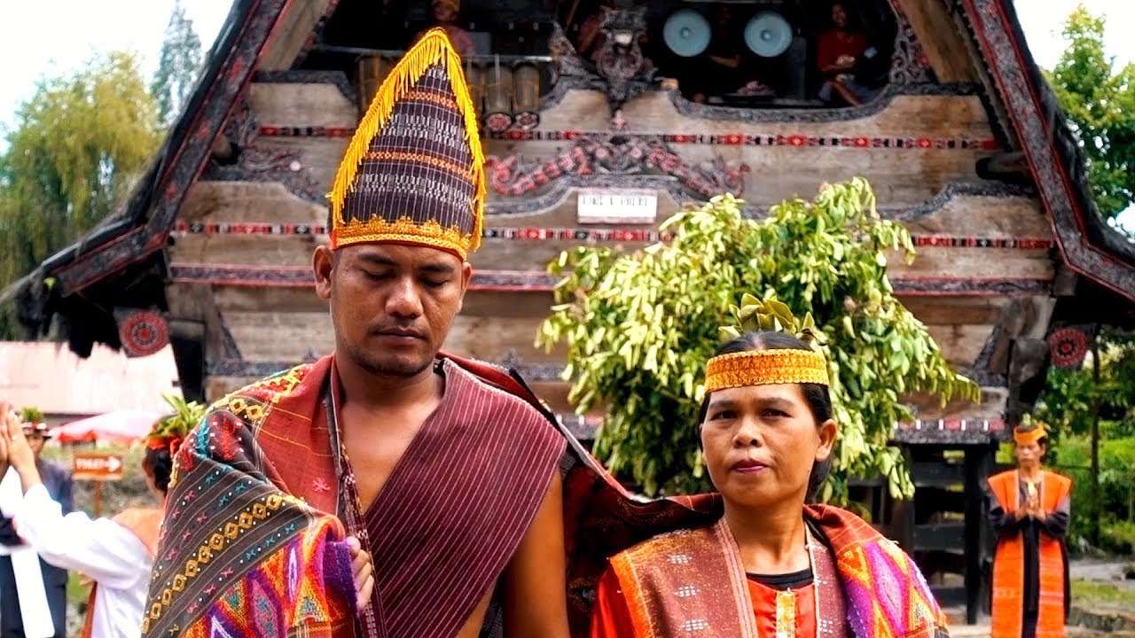 BEAUTIFUL LAKE TOBA, SAMOSIR || INDONESIA - YouTube