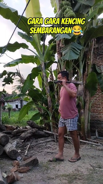 gara gara kencing sembarangan😂😂 #dagelanjowo #comedy #feedshorts #funny #humor #lucu #ngakak ...