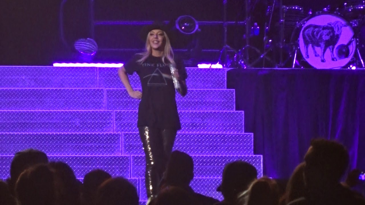 MacKenzie Porter - These Days Live in Red Deer - YouTube