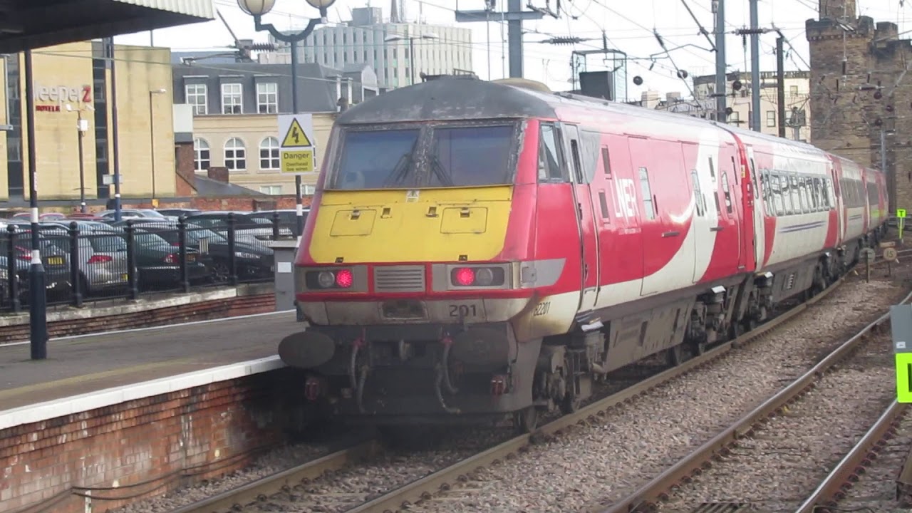 Class 91 91113 LNER - YouTube