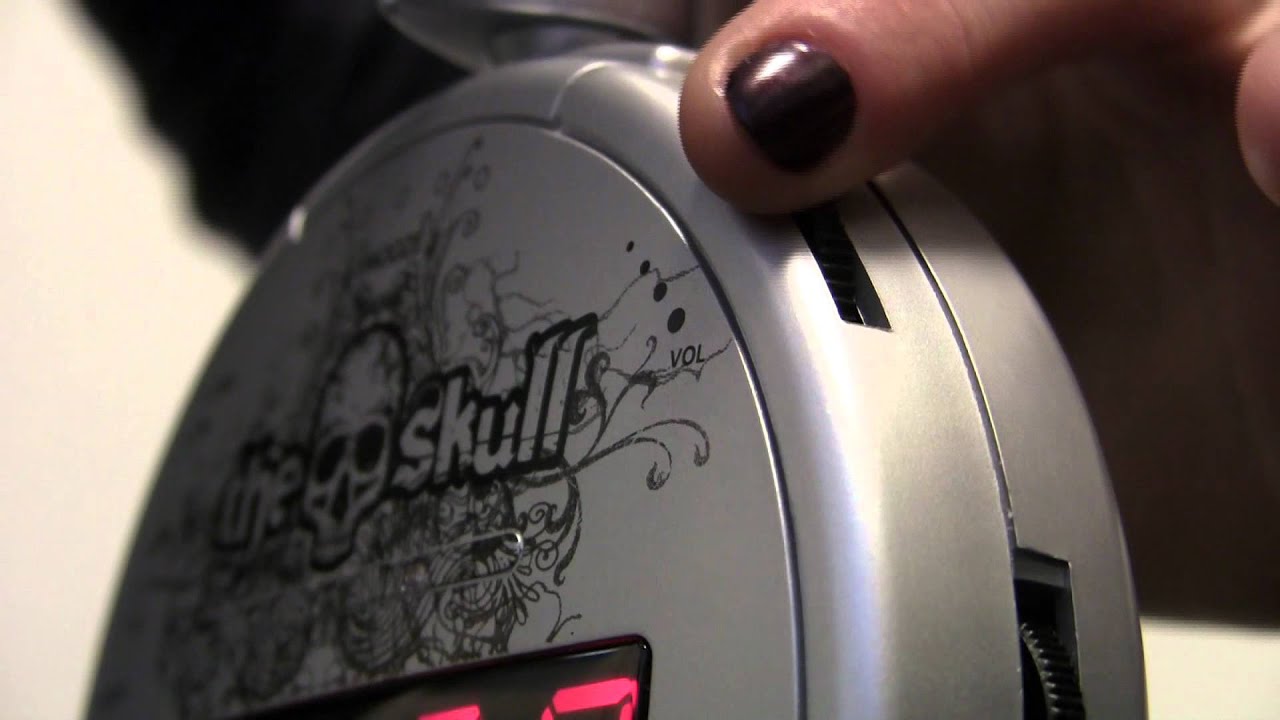 The Sonic Alert Skull Alarm Clock - YouTube