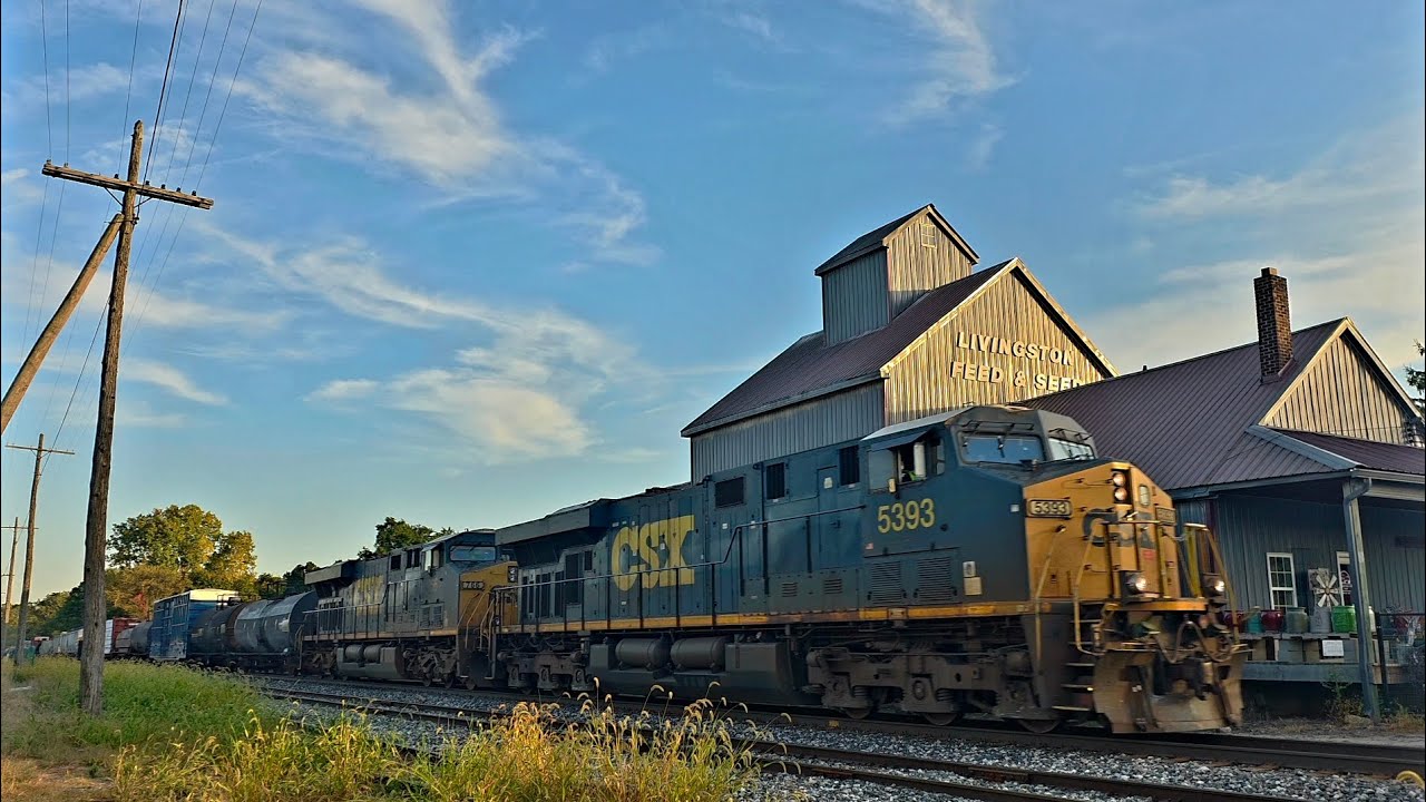 CSX Train in Howell, Michigan - L302 Heading to Grand Rapids - YouTube