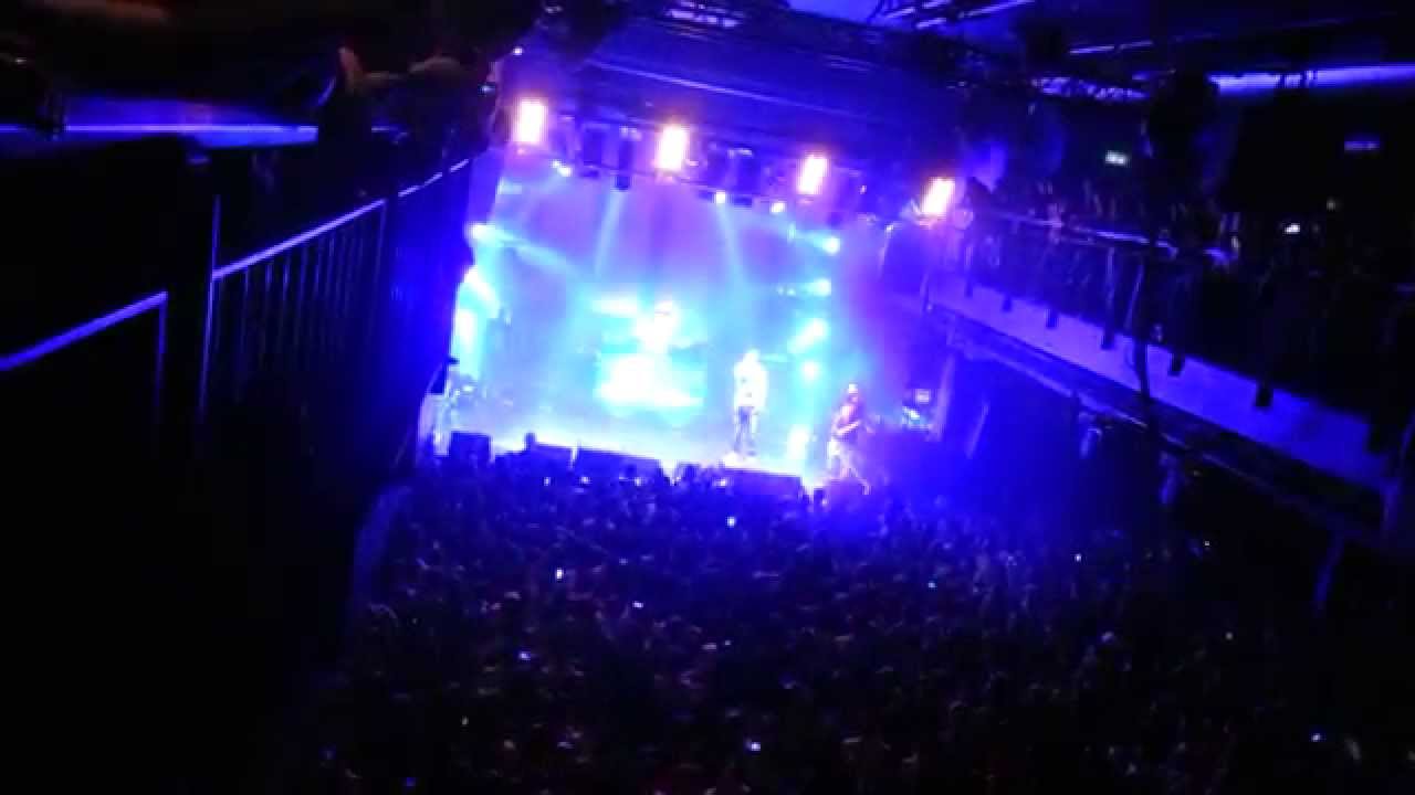 Bushido feat. Shindy Konzert Zürich 27.09.2014 - Haifisch - YouTube