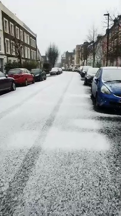 Heavy snowfall - YouTube