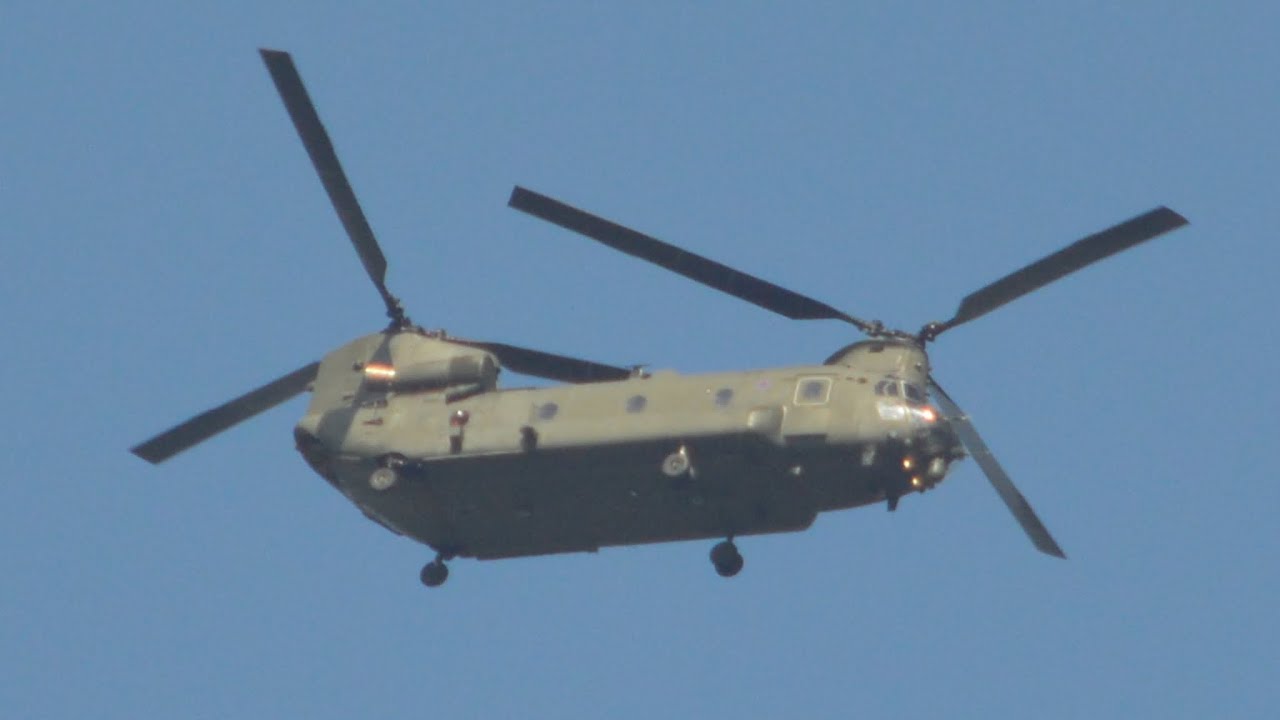 RARE!!! | R.A.F. CH-47D CHINOOK ZK553 ON 05L APPROACH AT MANCHESTER ...