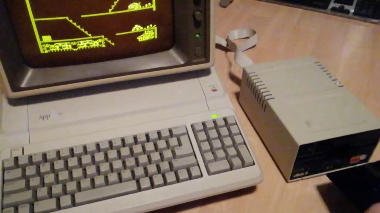 Apple IIe Platinum Floppy Drive Test with Aztec Game :) - YouTube