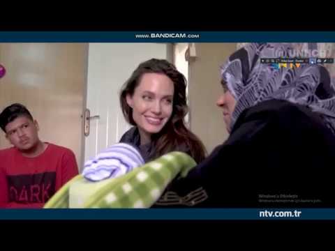 Angelina Jolie, kızı ve oğluyla mülteci kampında