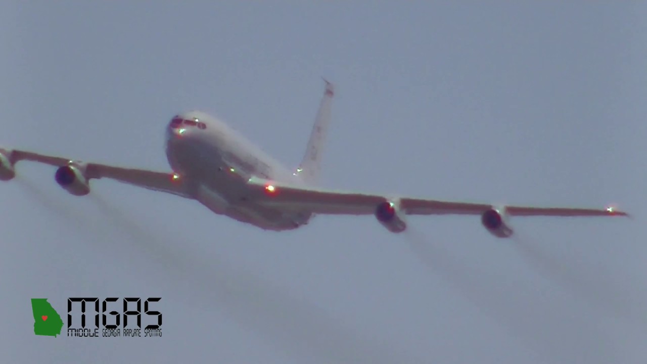 Team Robins E-8 JSTARS Flyby - 2016 Thunder Over Georgia Airshow - YouTube