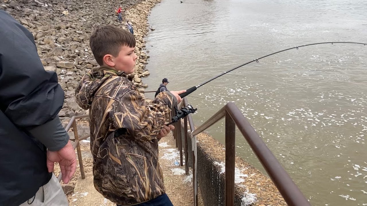 Reelin’ in Some Spillway Fish - YouTube