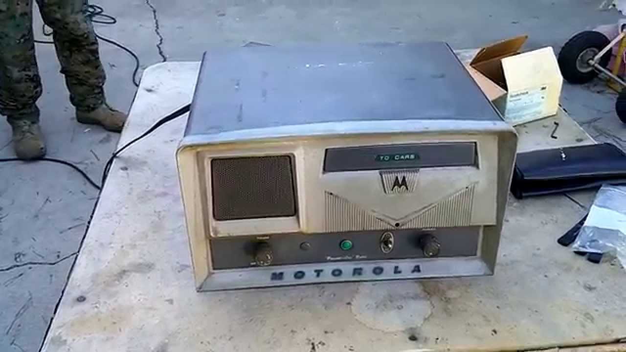 Vintage 1966 Motorola L43GGB base station - YouTube
