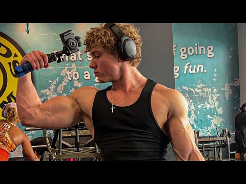 LA Day 1 - Golds Gym ft. NikYou & Conan - YouTube