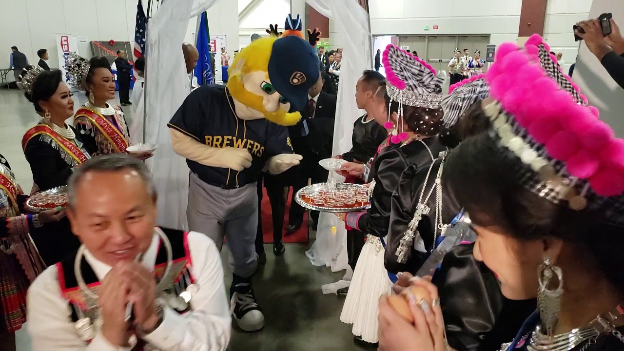 Milwaukee Hmong Noj 30 December 7, 2019 - YouTube
