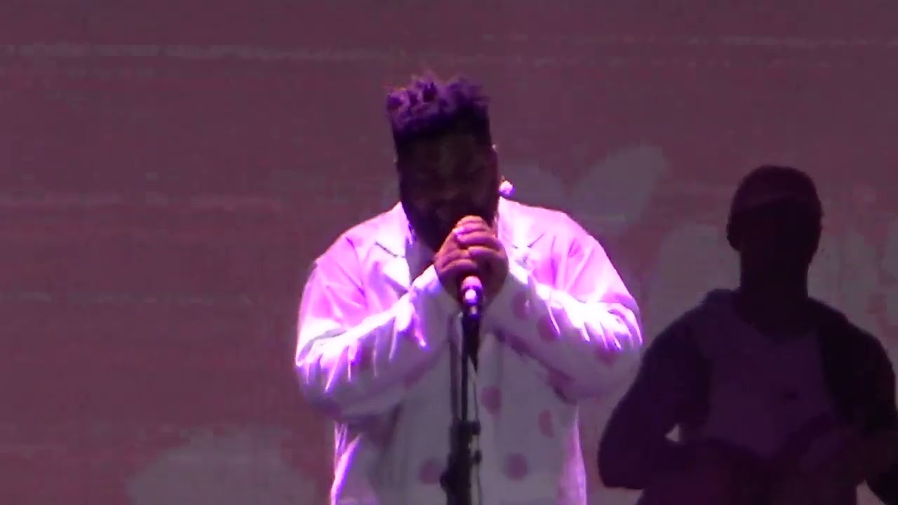 Pink Sweats, 17, Live at We The Fest 23 September 2022 - YouTube