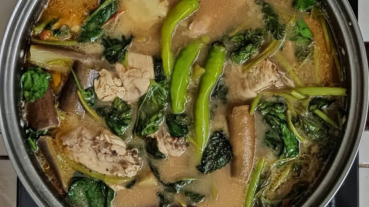 Sinigang na Manok with Gabi | Chicken with Taro in Tamarind Soup - YouTube