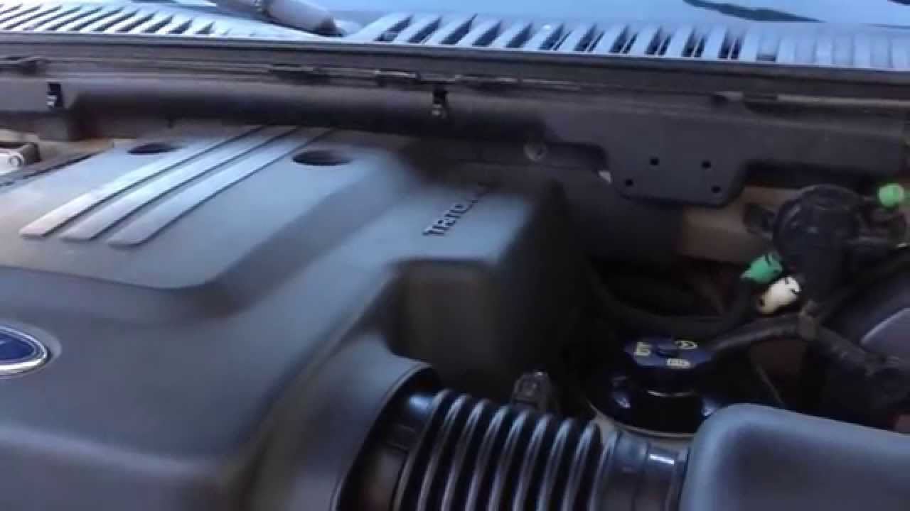2003 Ford Expedition, 4.6 Titon Engine Noice - YouTube