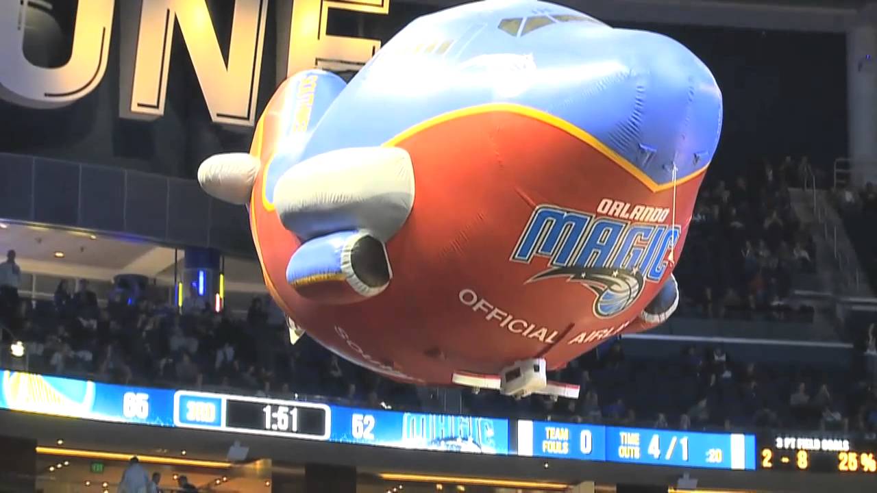 Hero Pilot Averts Orlando Magic Blimp Crash - YouTube