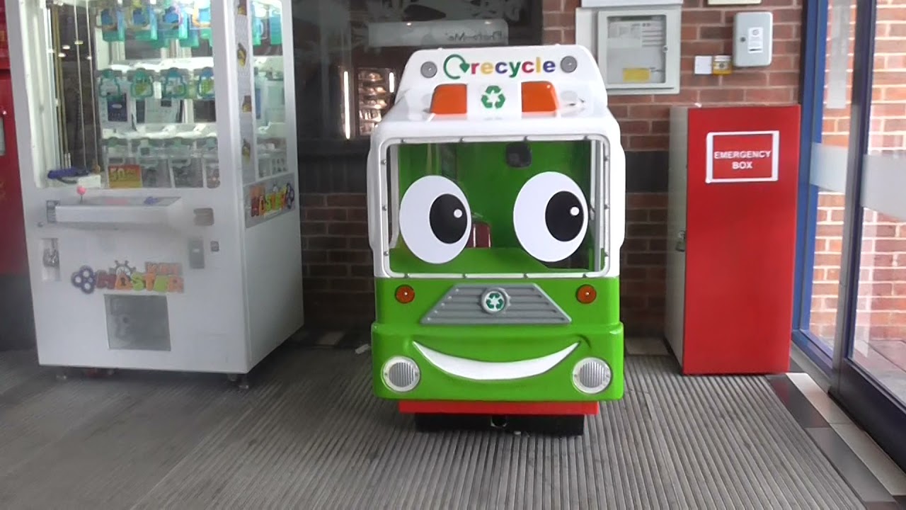 Jolly Roger Eco Freddy Kiddie Ride - YouTube