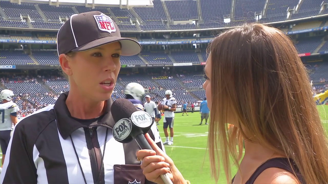 Checking in with the NFL's first female referee, Sara Thomas - YouTube
