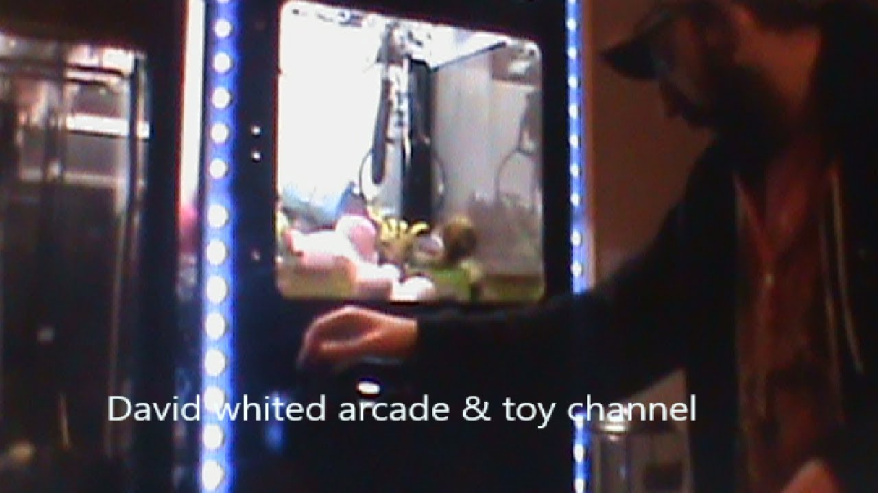 random video on my lil diamond claw machine - YouTube