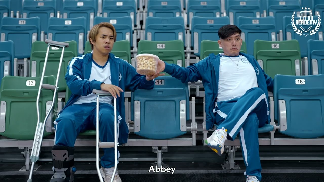 Julynn is the most flexible student of Class T1T5 - YouTube