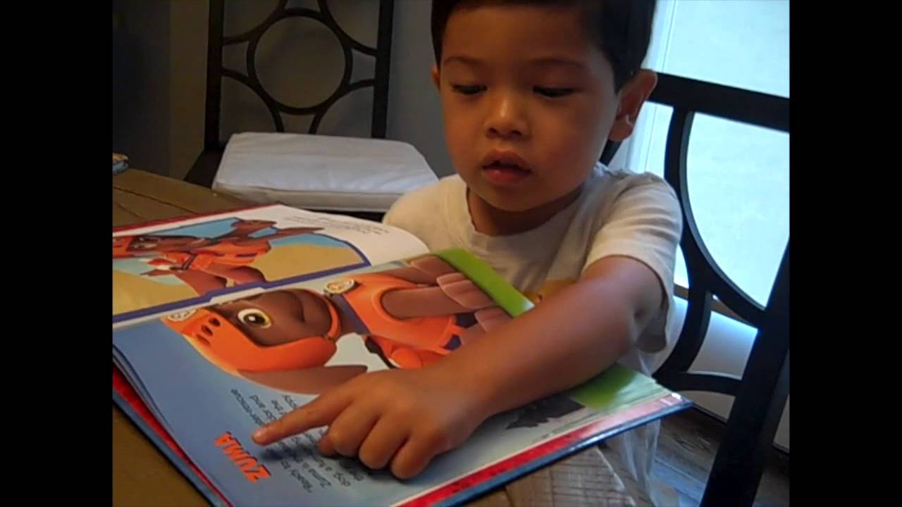 Riley Can Spell! - YouTube
