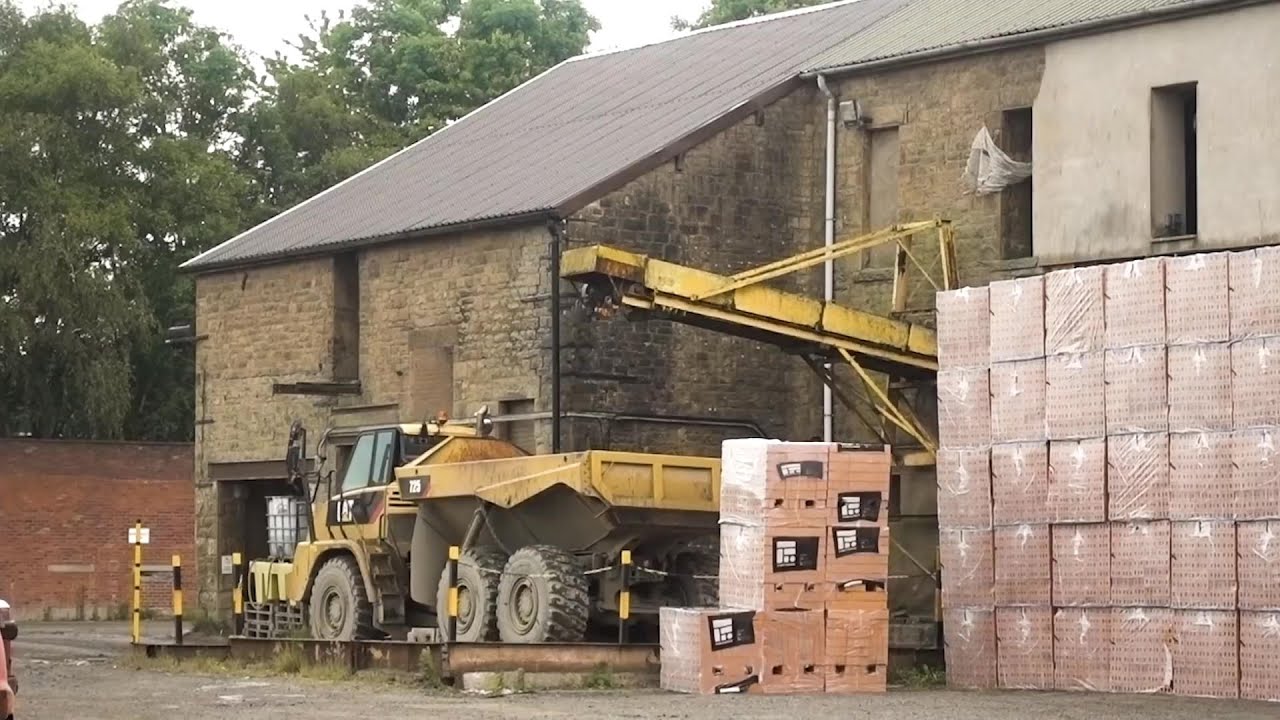 Thicc Accent Dumptruck - YouTube