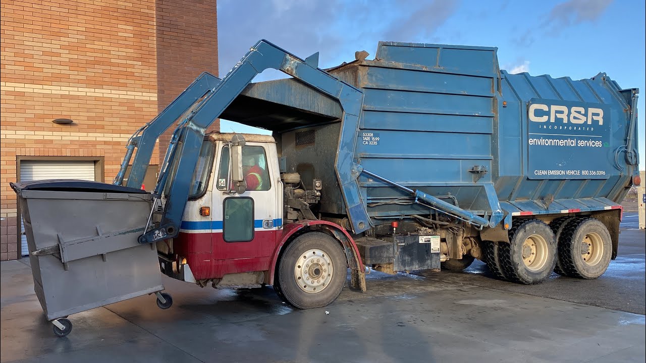 CR&R Volvo WXLL Amrep Octo FL - YouTube