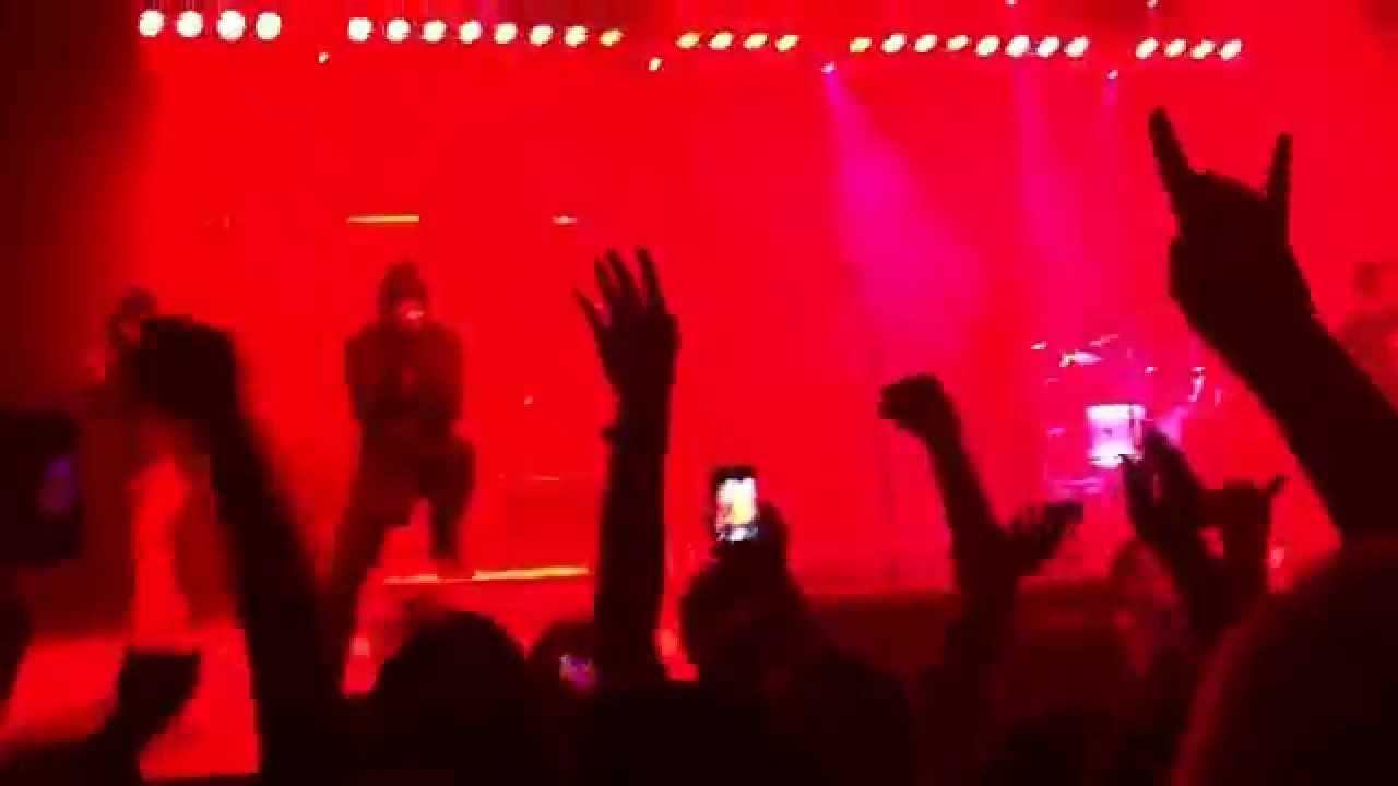 Undead-Hollywood Undead Concert - YouTube