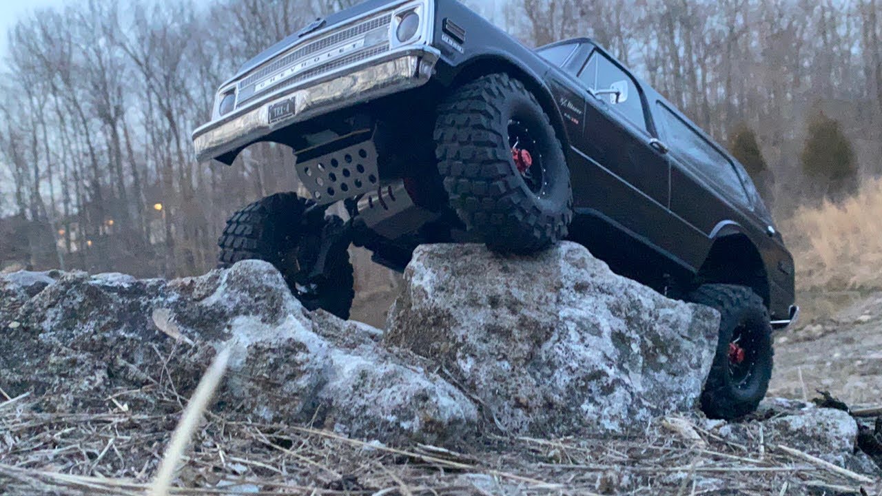 TRX4-Sport and Gen8 V2 show how they can handle frame twisting rocks ...