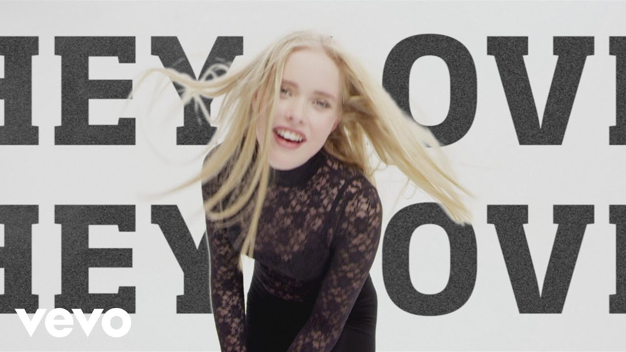 Emilie Esther - HEY LOVE - YouTube