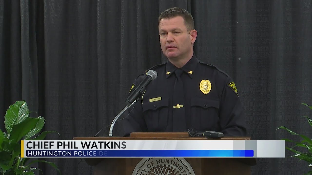 Watkins officially becomes Huntington Police Chief - YouTube