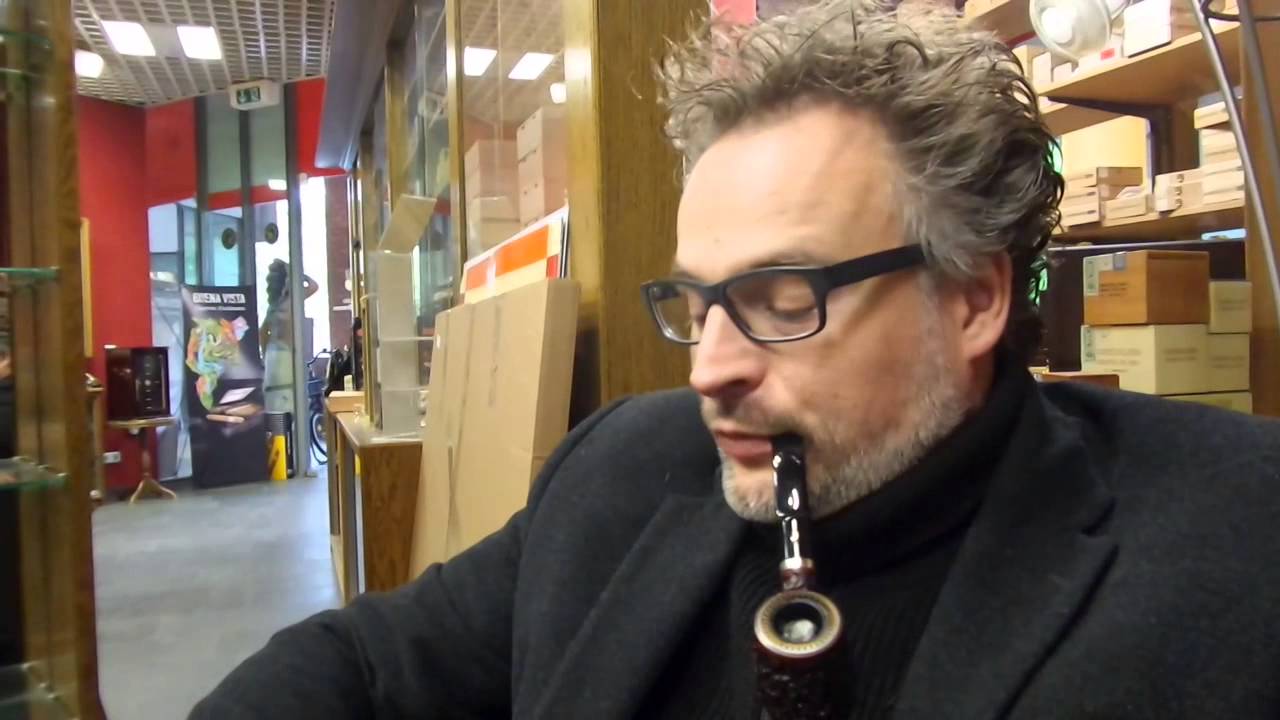 Samuel Gawith English Summer Flake - YouTube