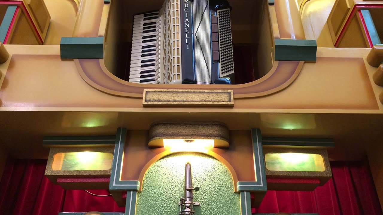 Decap danceorgan in Museum speelklok ,Utrecht 07 - YouTube