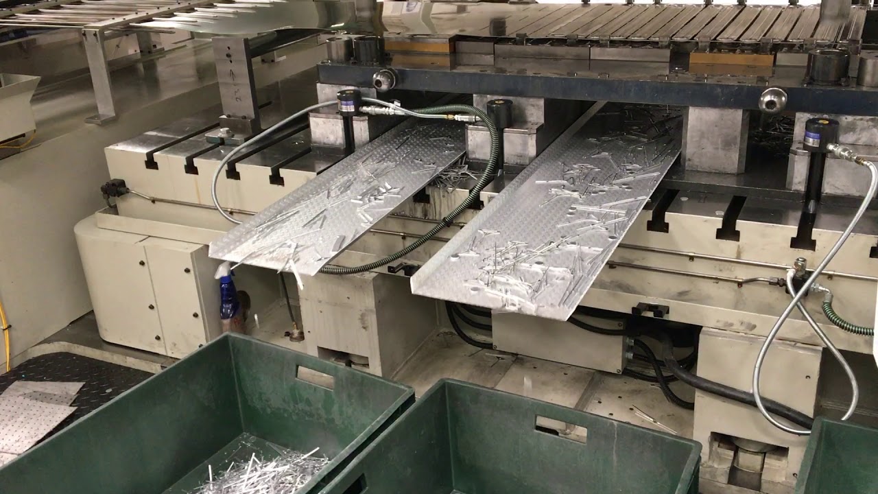 Multi Tray Scrap Conveyor Pushing the Scrap from the Back to the Front ...