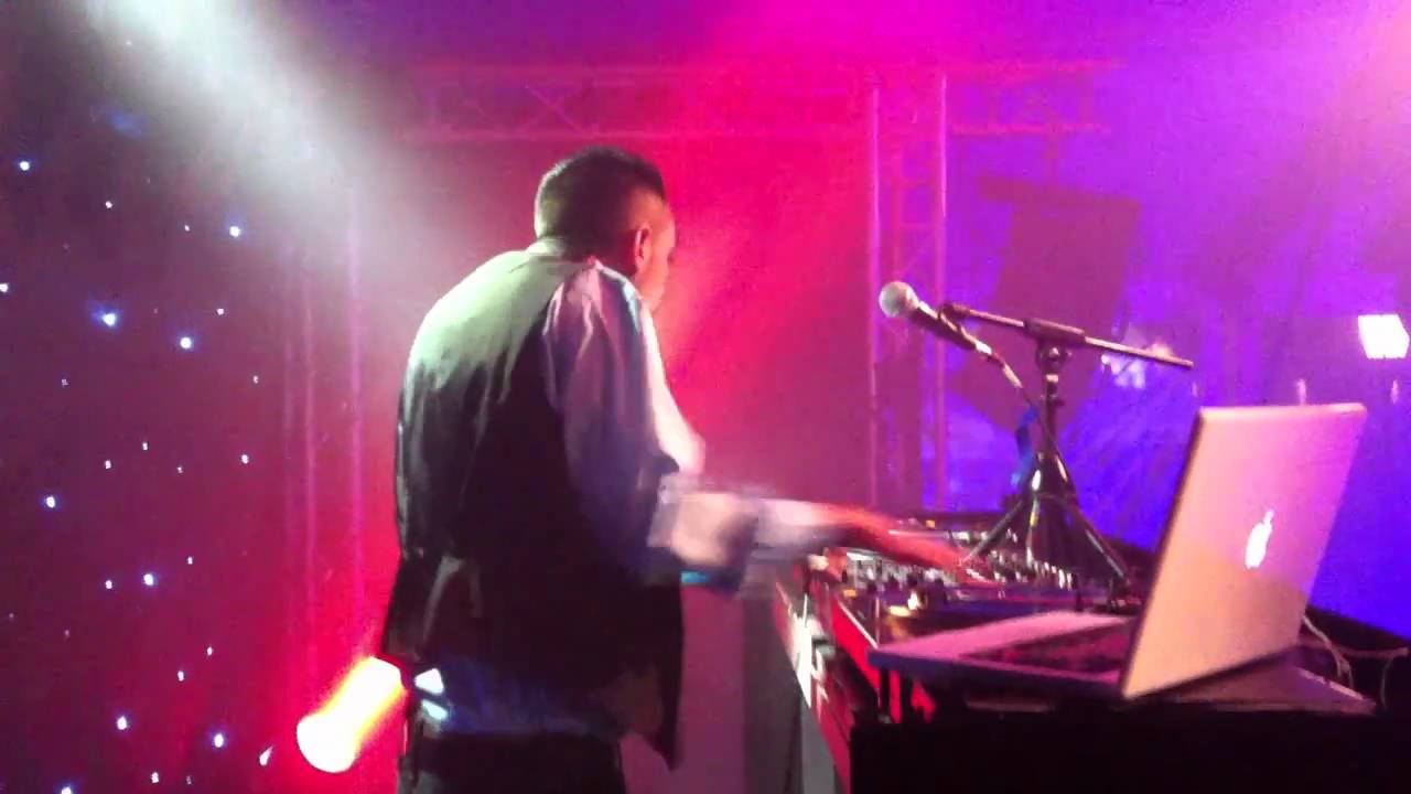 DJ RAY G @ SLAM am Schloss 31.12.2010 - YouTube