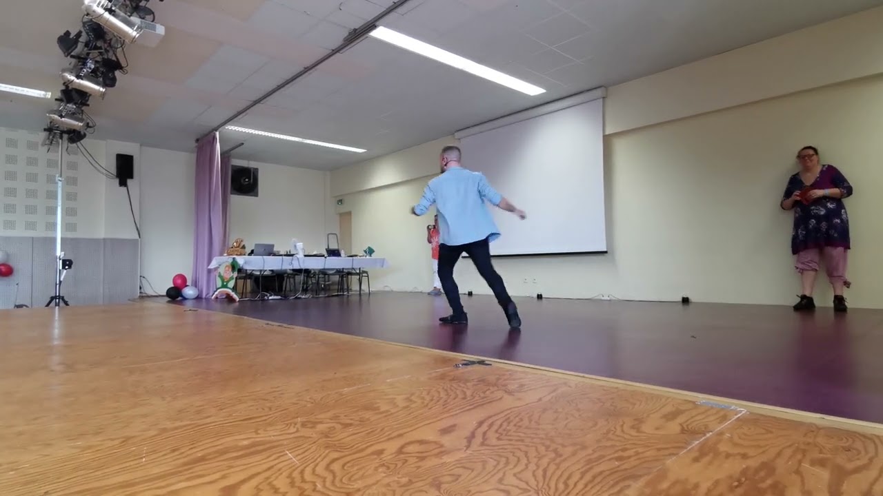 Mama & Me Line Dance - YouTube