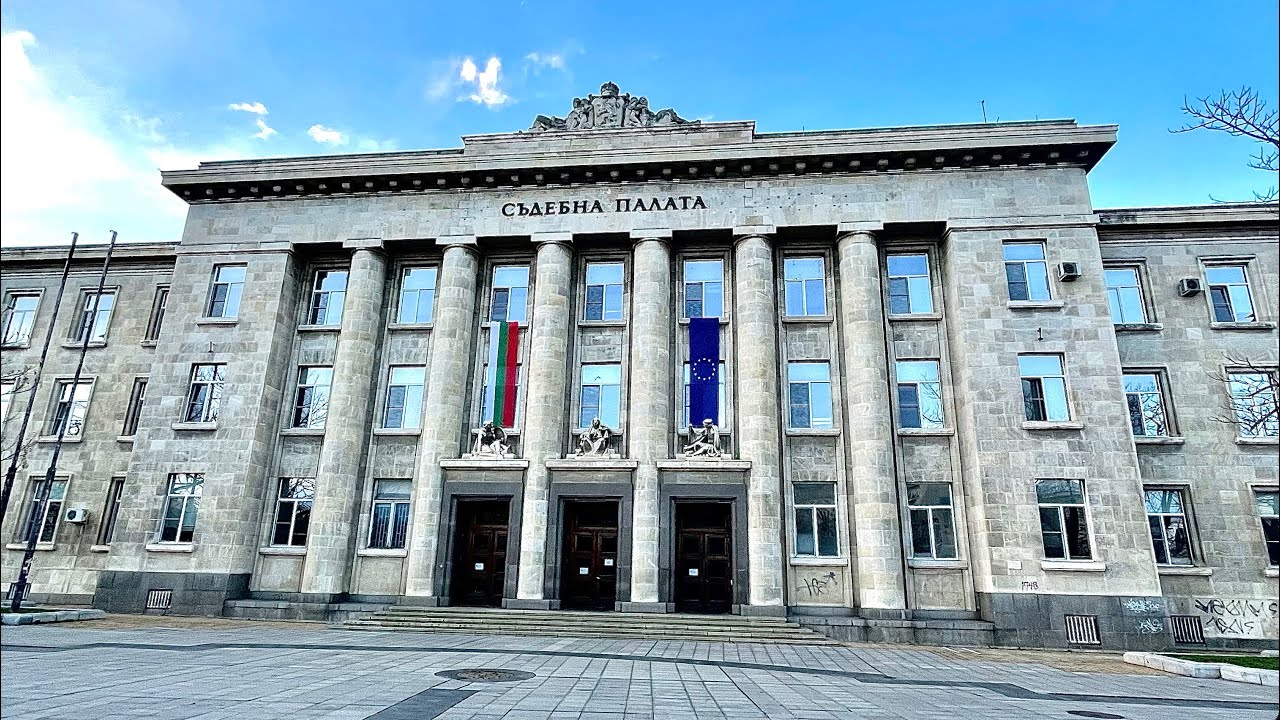 🇧🇬4K•RUSE [Русе] BULGARIA | CITY WALKING TOUR | DECEMBER 2022 🌬 ️🌃 ️ ...