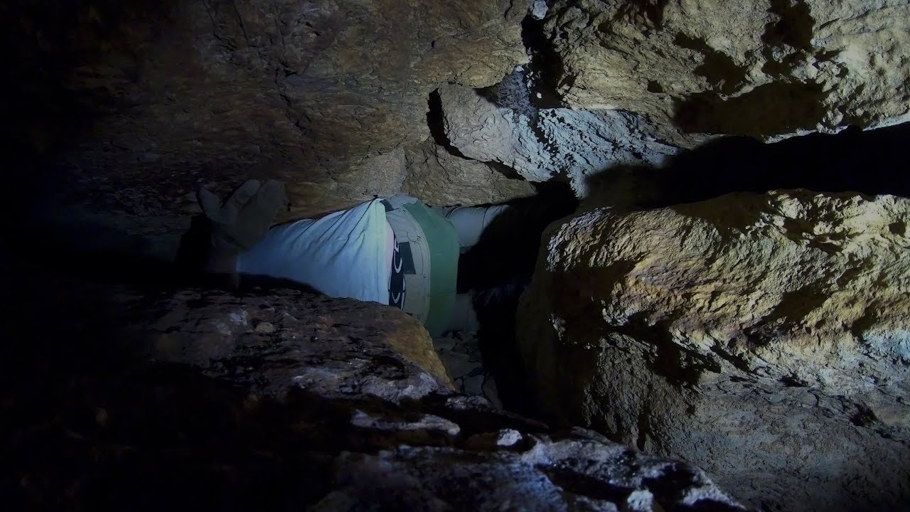 Tight turn in cave - YouTube