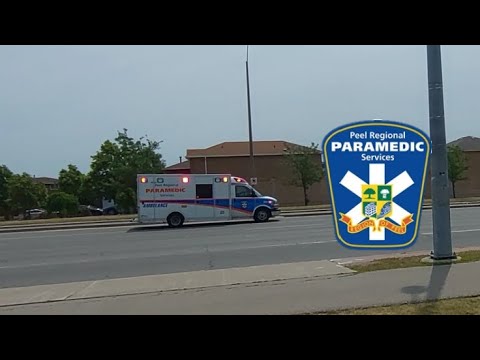 Peel Regional Paramedic Ambulance Responding - YouTube