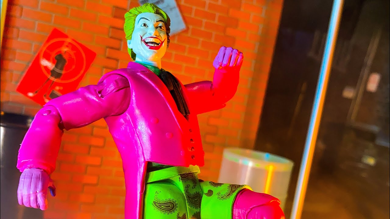 McFarlane Joker In Swim Trunks Retro Batman ‘66 Figure Review & Toy ...